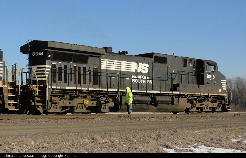NS 8918